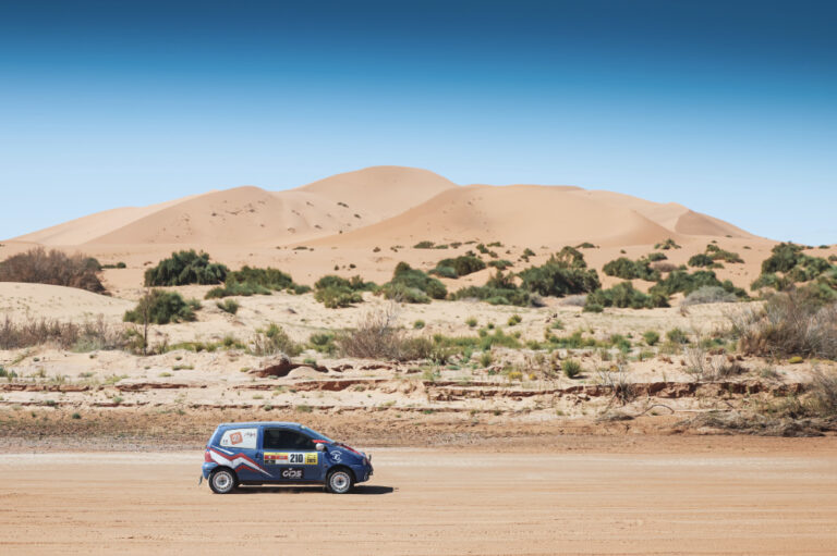 Twing Raid - L'Aventure Inoubliable en Twingo au Maroc